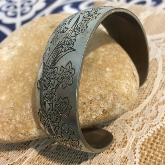 Narcissus | Jewelry | Vintage Pewter Bangle | Poshmark